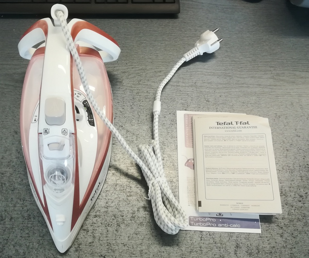 Tefal FV5697E1 Žehlička Turbo Pro 3000W (Poškozená špička ...